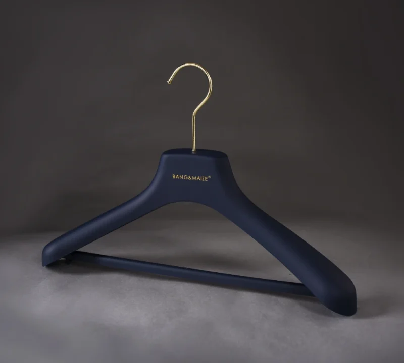 Dark Blue Plastic Hanger Manufacturer | Custom Logo Hangers | QUNXING