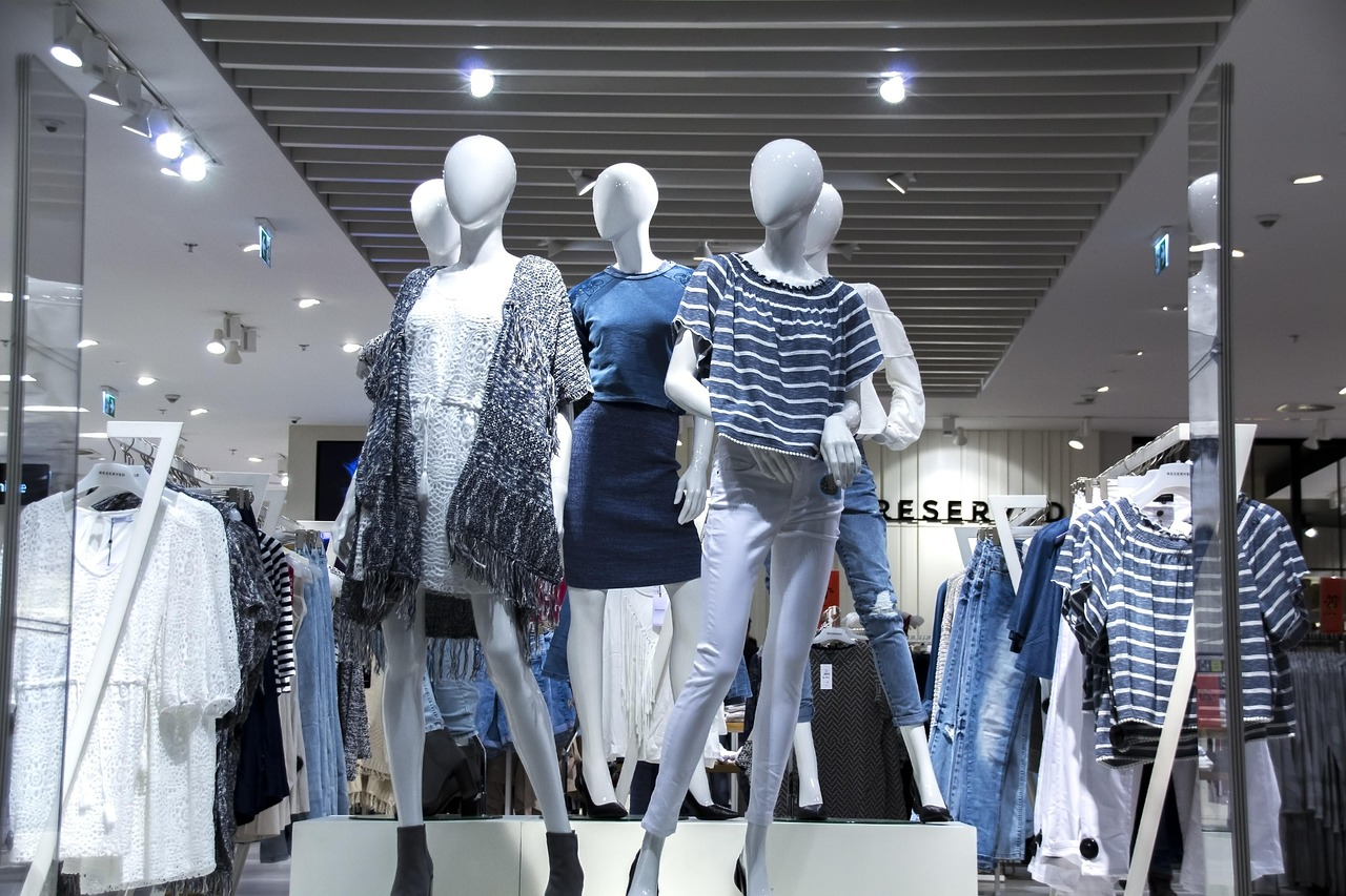 How to Dress a Mannequin: 20 Tips for Perfect Clothes on Mannequin Displays